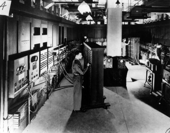 102652279-03-01 ENIAC 1946 - CHM